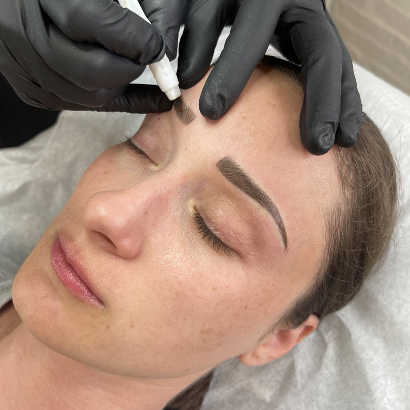 Feather Brows – Prettyology Academy